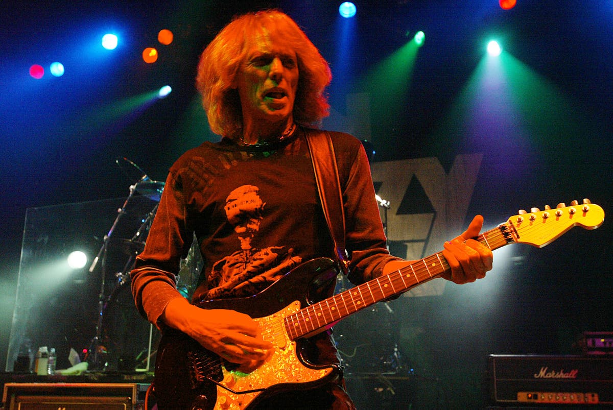 John Sykes death: Thin Lizzy and Whitesnake guitarist dies aged 65 ...