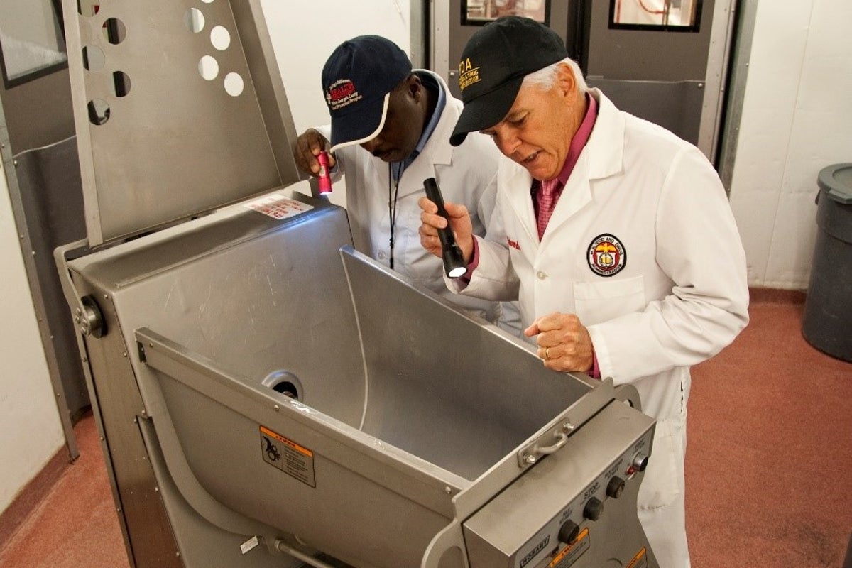 FDA is quietly drawing up plans to end routine food safety inspections ...