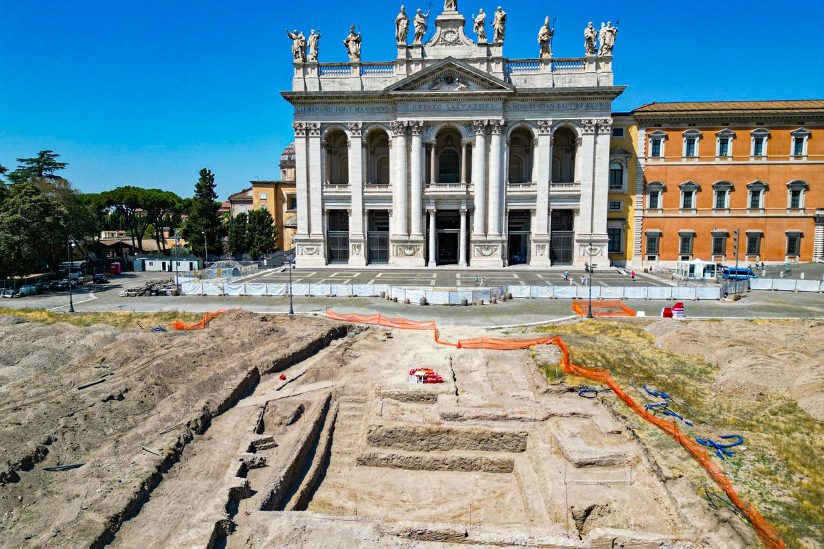 Archaeologists unearth ancient hidden palace under Rome likely home to ...