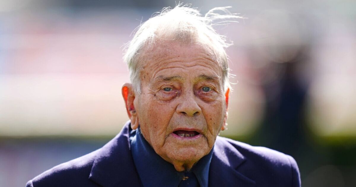 English cricket legend Dickie Bird dies at 92 as tributes pour in ...