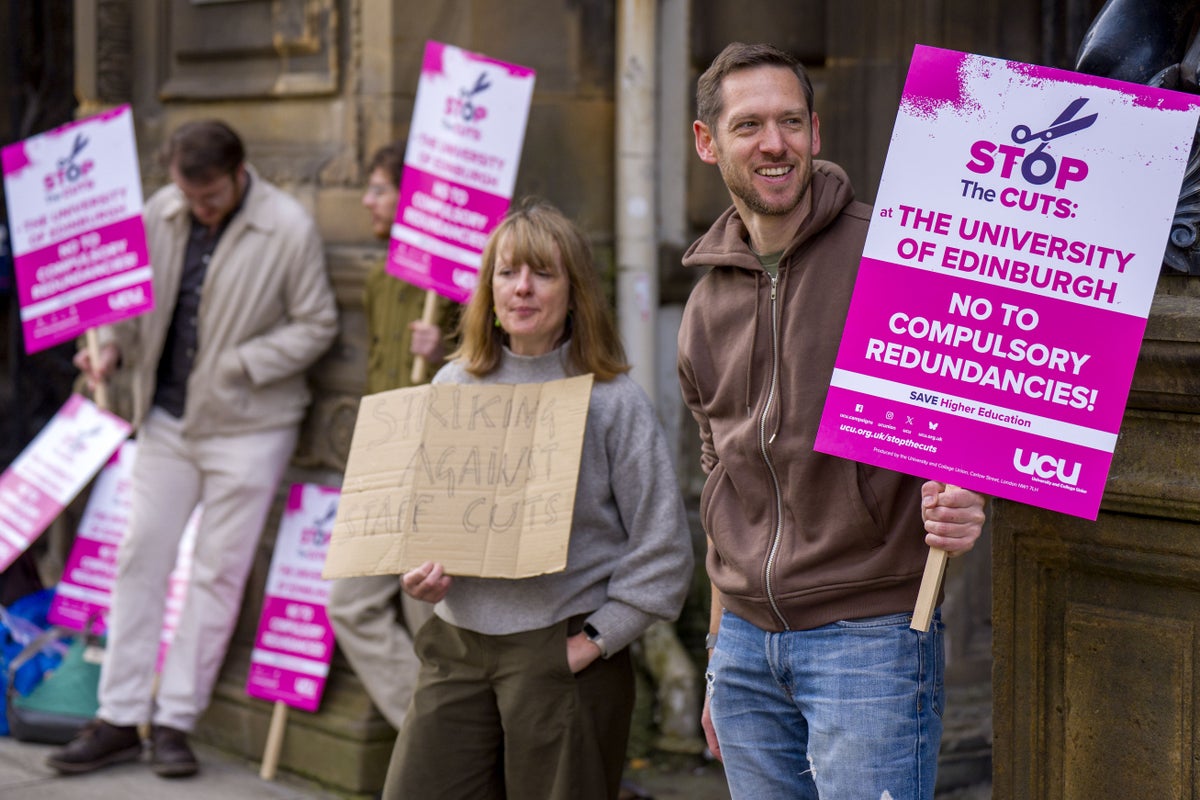 Edinburgh Uni lecturers walk out on first of five days of industrial ...