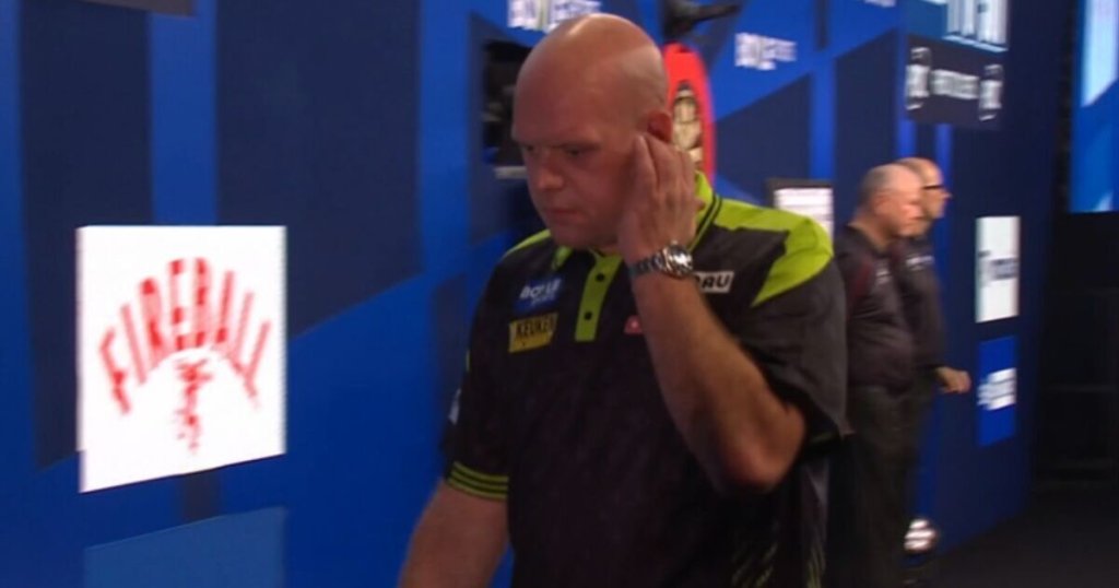 Michael van Gerwen thrashed at World Grand Prix as he crashes out in ...