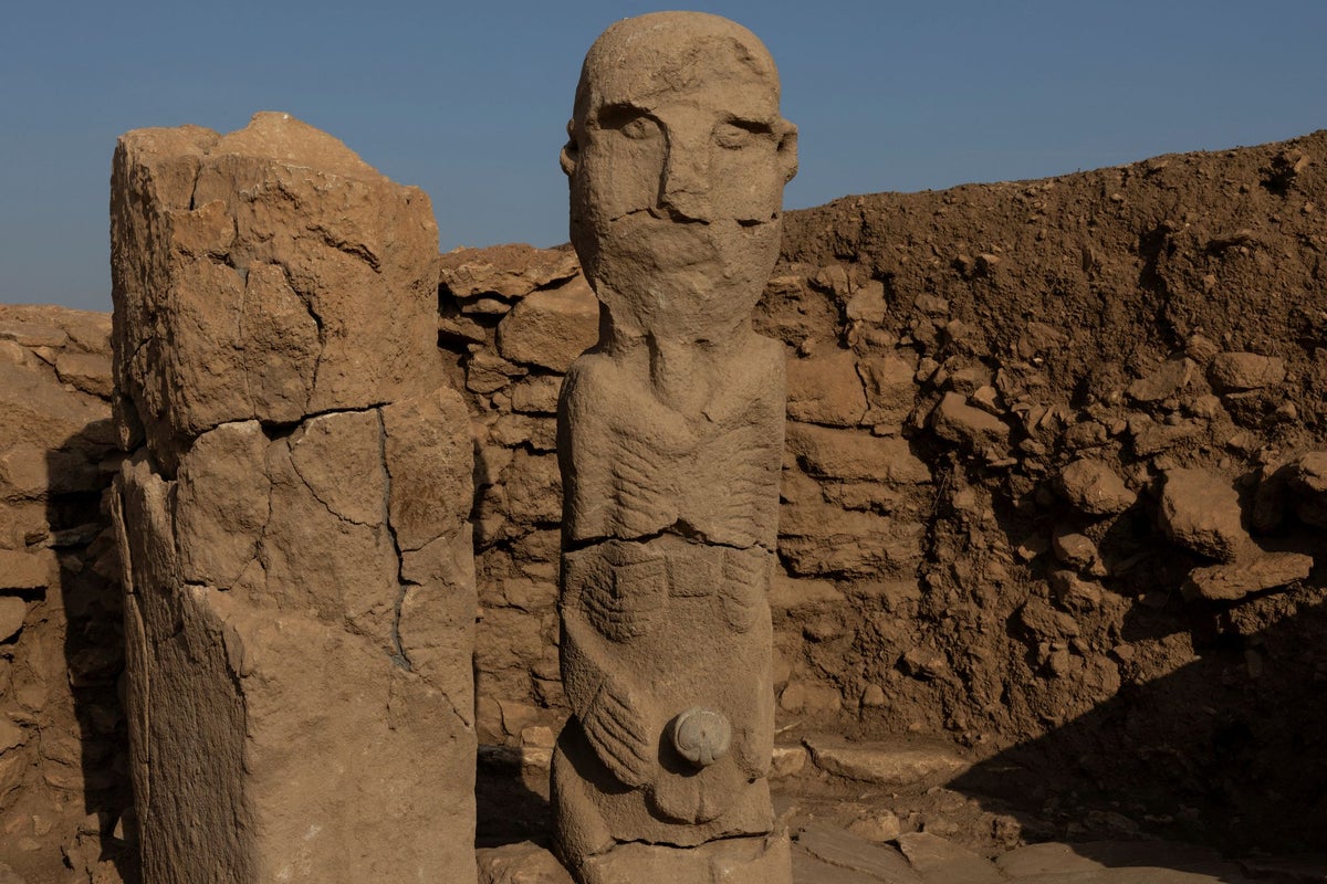 Discovery of ancient statues in Turkey rewrites prehistoric human ...