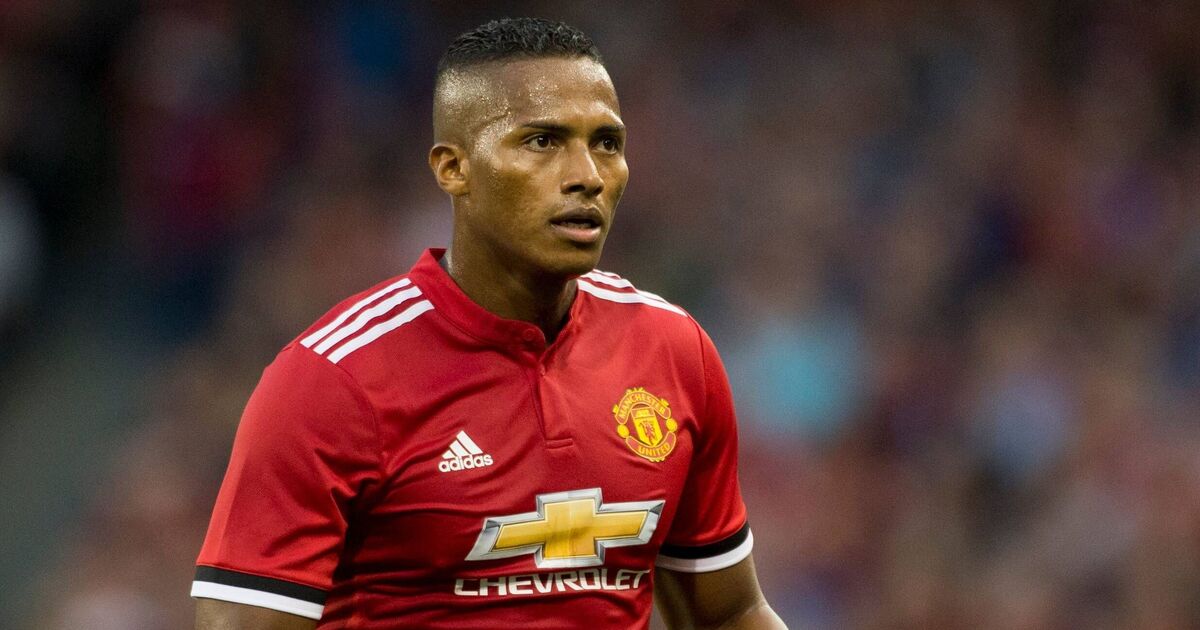 Former Man Utd captain joins Sunday League team with ex-Liverpool stars ...