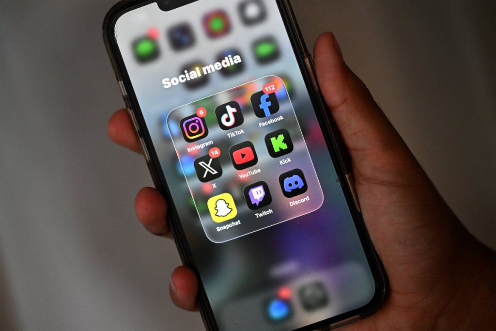 Dozens of Labour MPs sign letter urging Australia-style social media ...