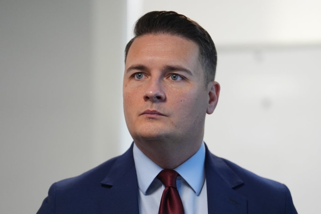 Streeting publishes his texts to Mandelson, revealing criticism of ...